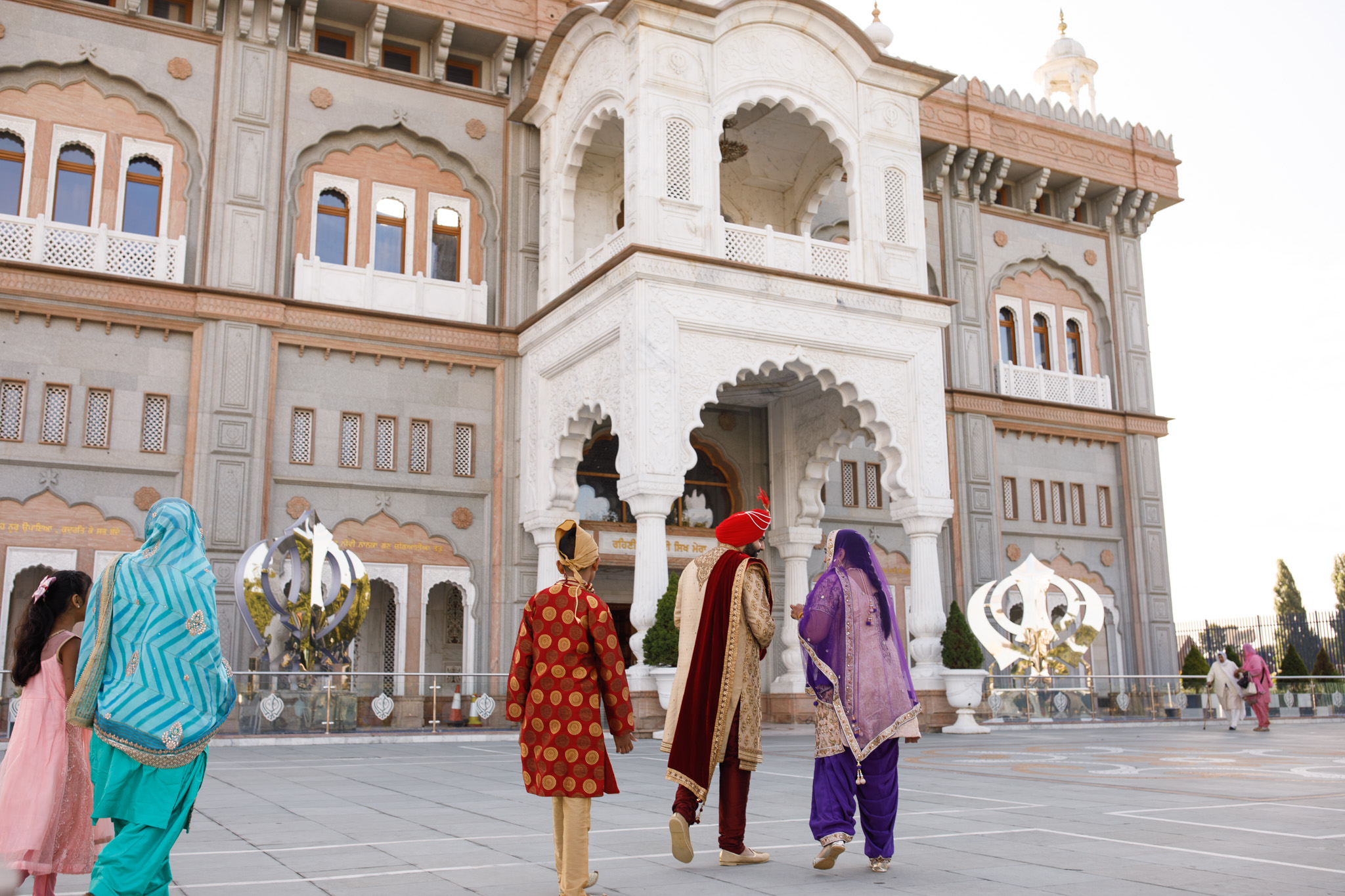 Indy & Ami's Sikh Wedding at Guru Nanak Darbar Gurdwara in Grave - Olly ...