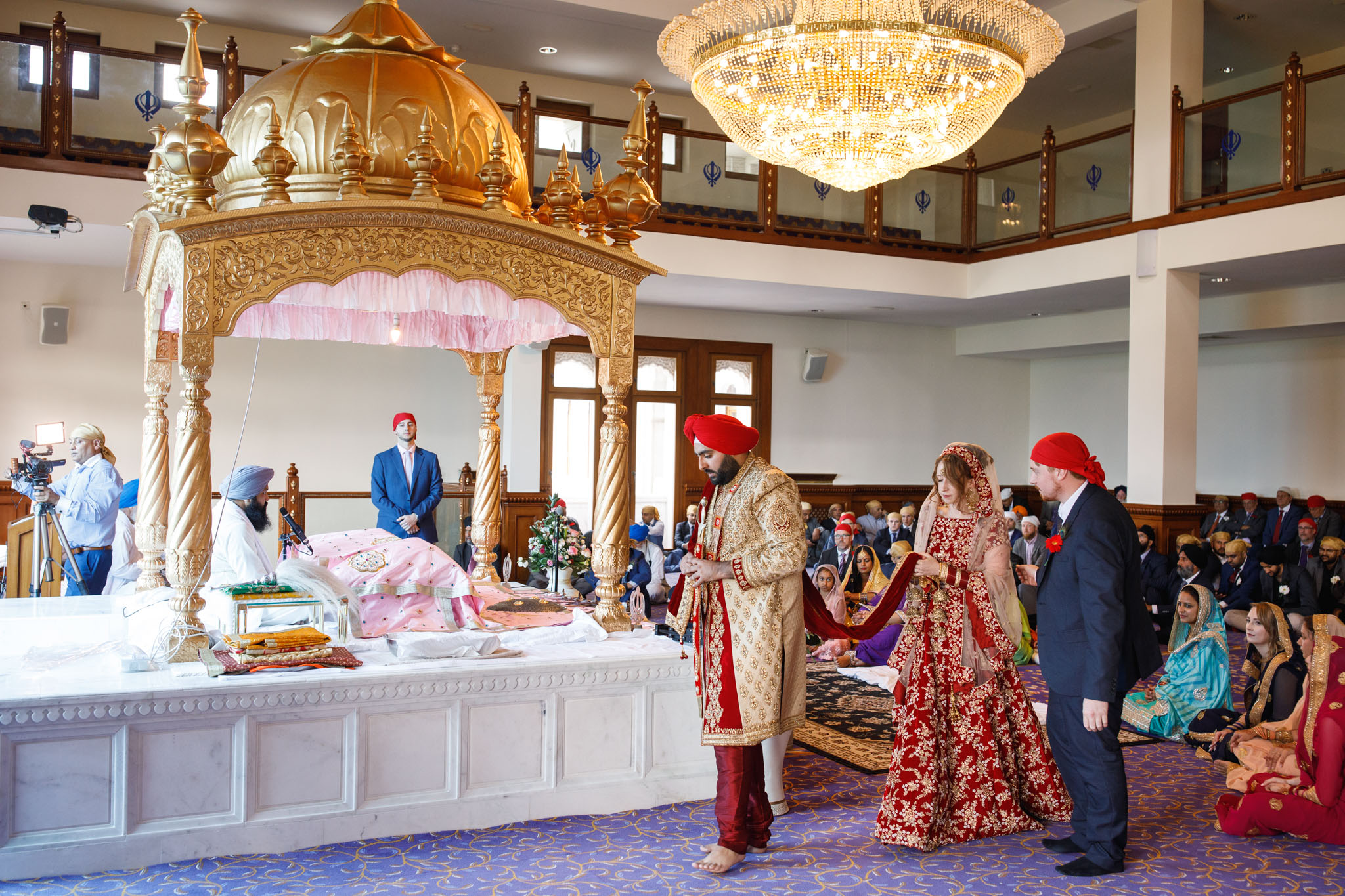 Indy & Ami's Sikh Wedding at Guru Nanak Darbar Gurdwara in Grave - Olly ...